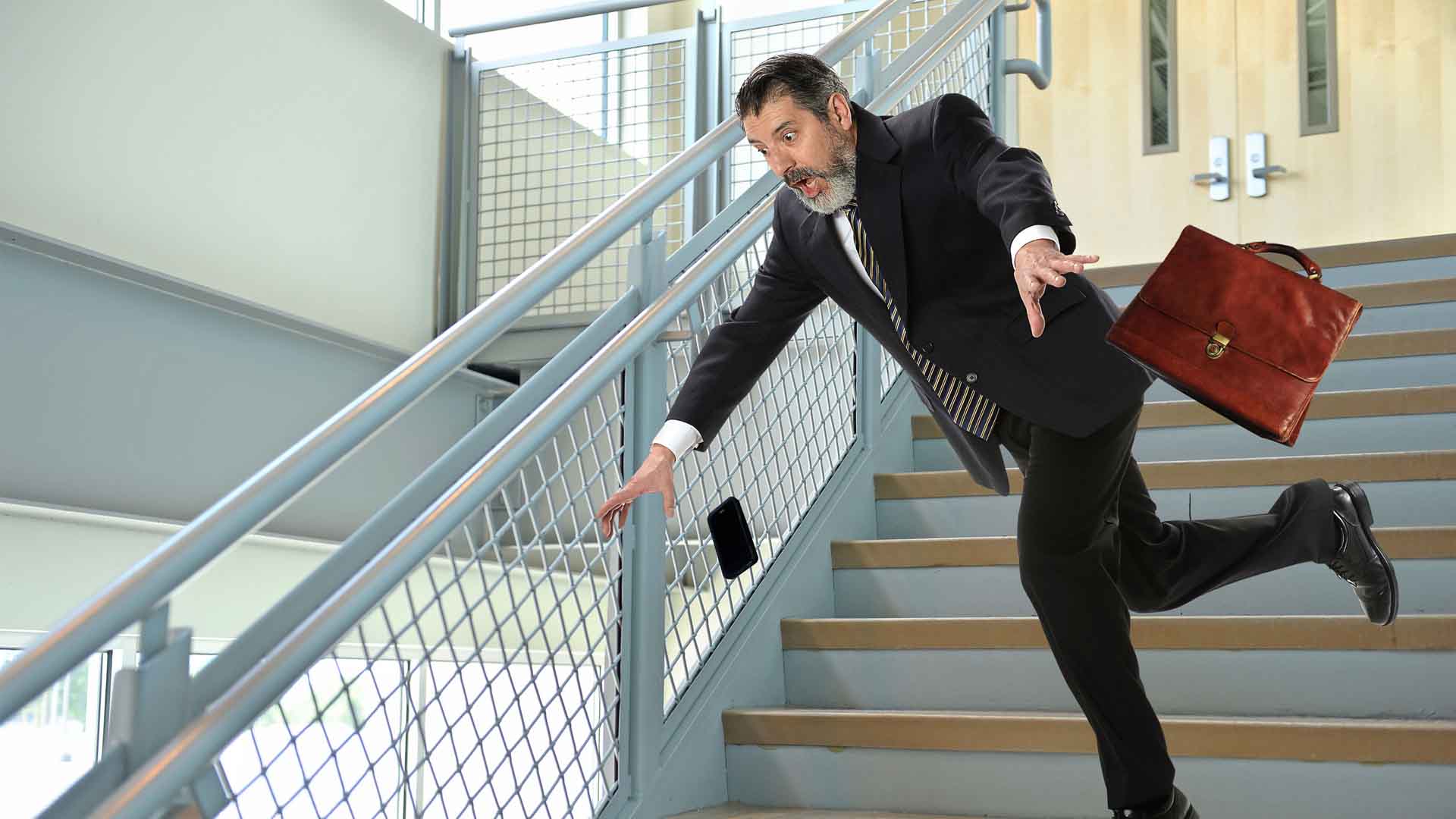 Miami Slip And Fall Lawyer - Law Office of Irwin Ast